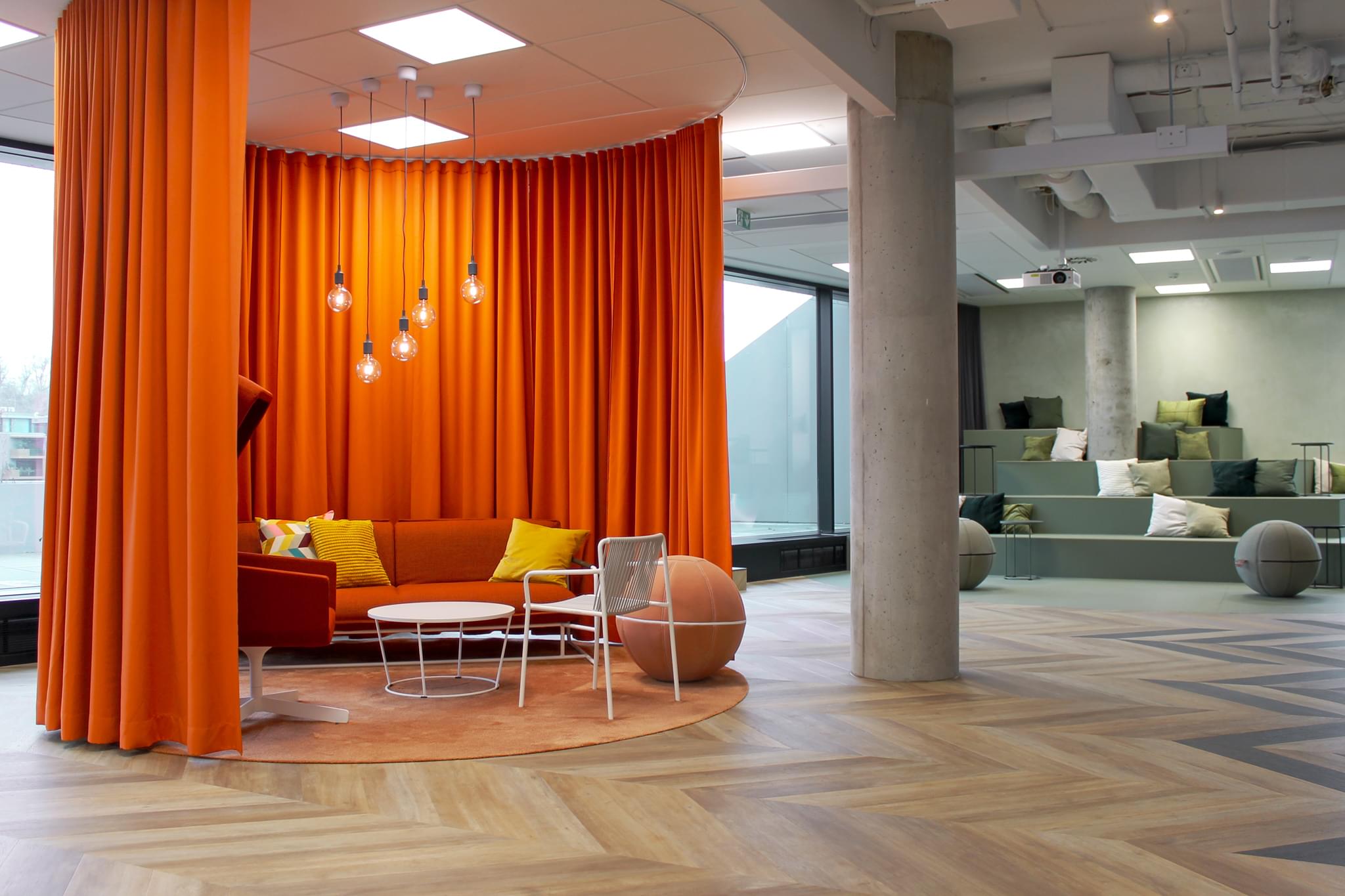 Work is fun in the new Monstarlab offices | CAPEXUS.cz